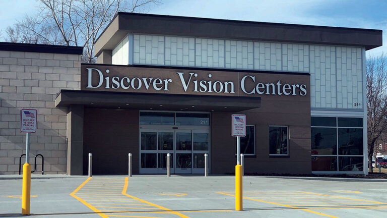 Eye Doctors in Blue Springs | Ophthalmologist | Discover Vision